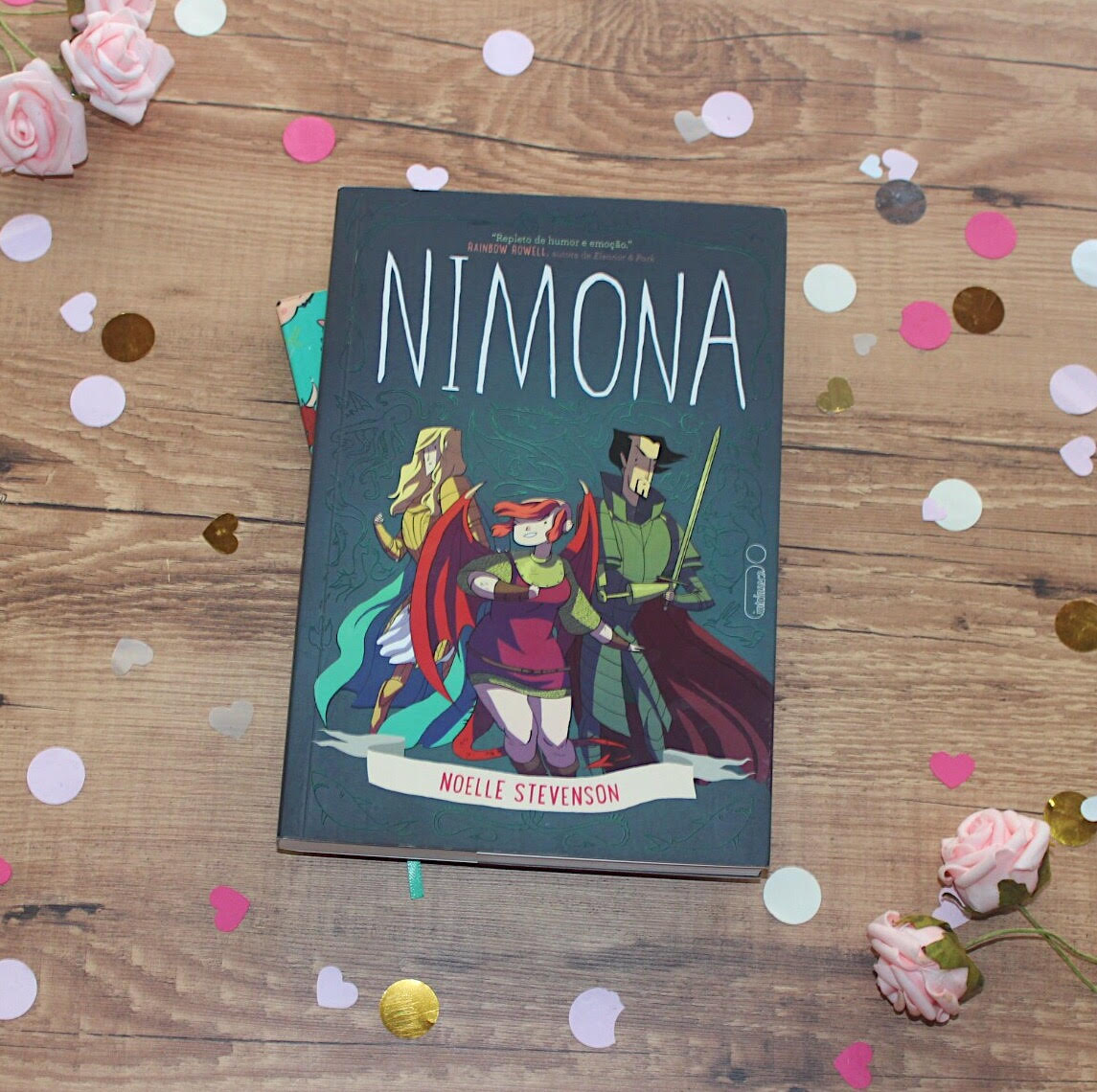 Acabei de Ler: Nimona - Noelle Stevenson - Pequenos Retalhos